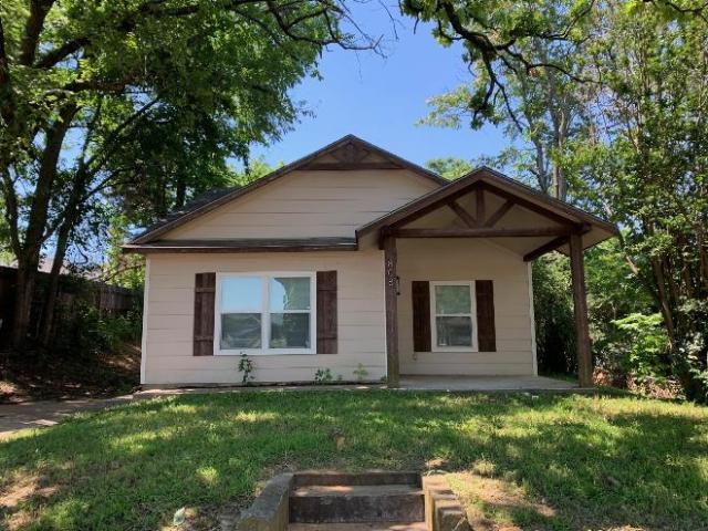 3 Br, 1 bath, Single Family 808 West Hull Street