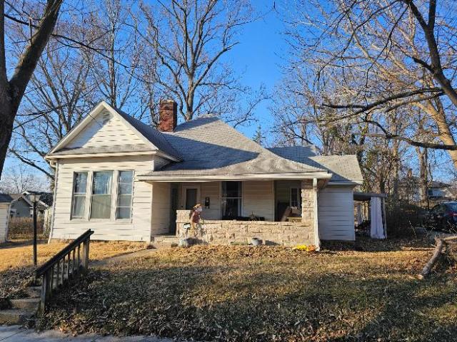 3 Br, 1 bath, Single Family 813 E University St