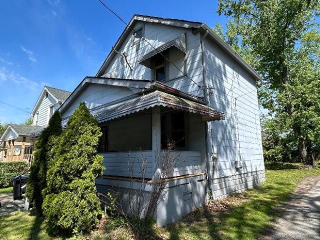3 Br, 1 bath, Single Family 9535 Nelson Ave