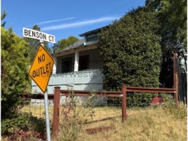 3 Br, 1 bath, Single Family 975 Coleman Street