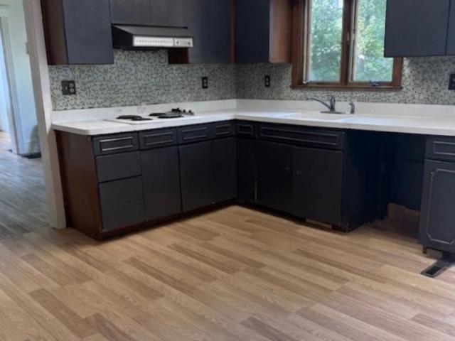 3 Br, 1 bath, Single Family 915 W Douglas St