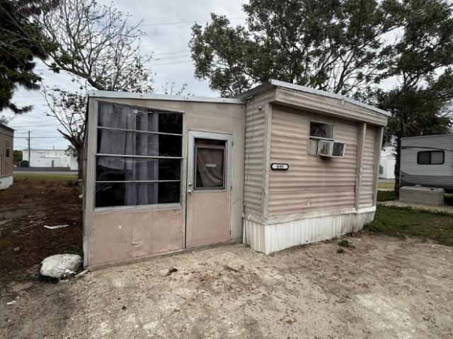3 Br, 1 bath, Single Family 920 Boardwalk Ln