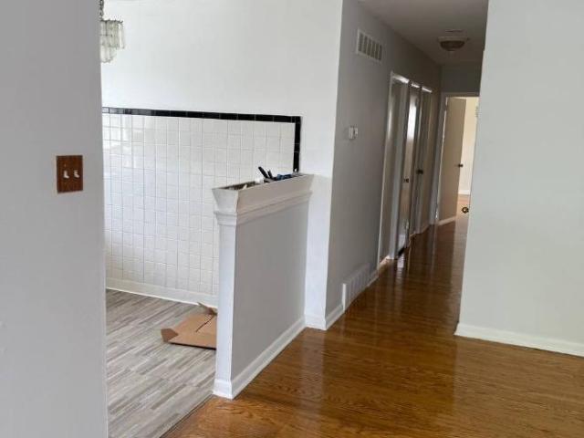3 Br, 1 bath, Single Family 9350 Hoff St
