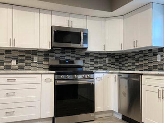 3 BR, 1 BA Apartment Lyndhurst Avenue, Unit 2nd Unit, Lyndhurst, NJ 07071