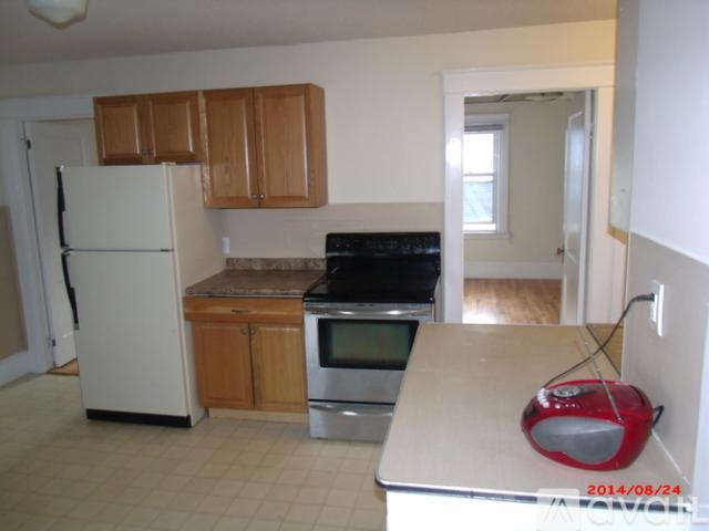 3 BR, 1 BA Apartment Roosevelt Avenue, Unit Unit 2, Waterville, ME 04901