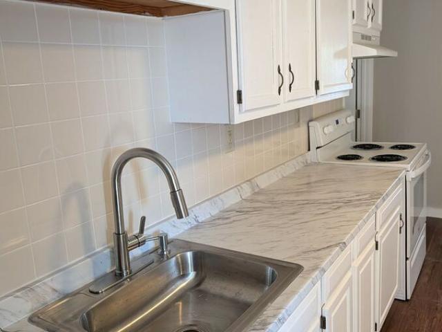 3 BR, 1 BA Apartment 143 Central St, Manchester, NH 03103