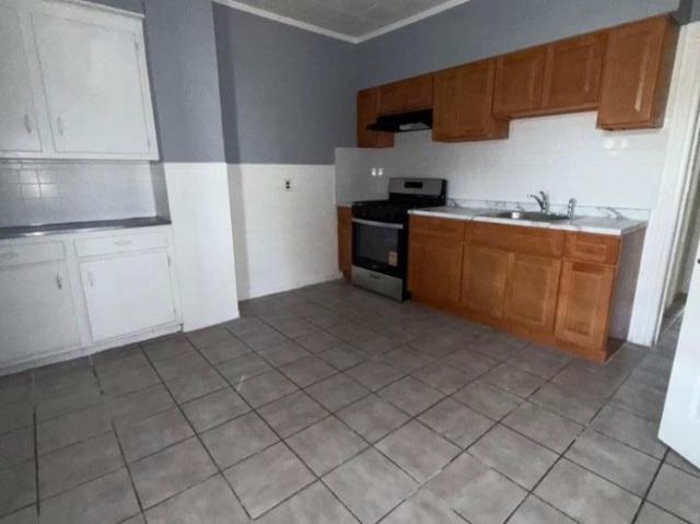 3 BR, 1 BA Apartment 143 Ripley Pl, Elizabeth Port, NJ 7206