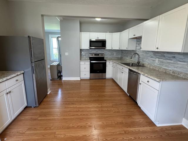 3 BR, 1 BA Apartment 141 Laurel Street, Manchester, NH 03103
