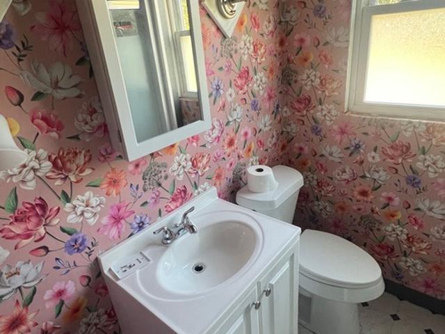 3 BR, 1 BA Apartment 145 Lemon Street, Unit Upper, Buffalo, NY 14204