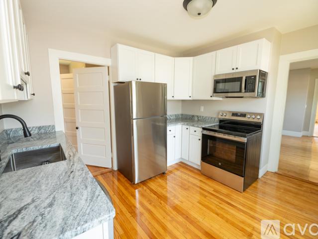 3 BR, 1 BA Apartment 14 Winter St, Unit 14, Saco, ME 04072