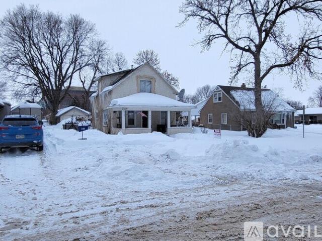 3 BR, 1 BA Apartment 1503 S Sherman Ave, Sioux Falls, SD 57105