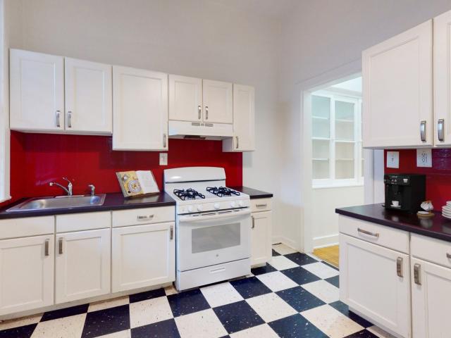3 BR, 1 BA Apartment 1509 1517 East 57th Street Unit 1513 1, Chicago, IL 60637