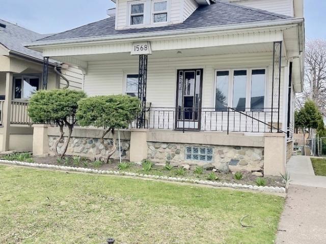 3 BR, 1 BA Apartment 1568 Pierre Ave, Windsor, ON N8X 4P5