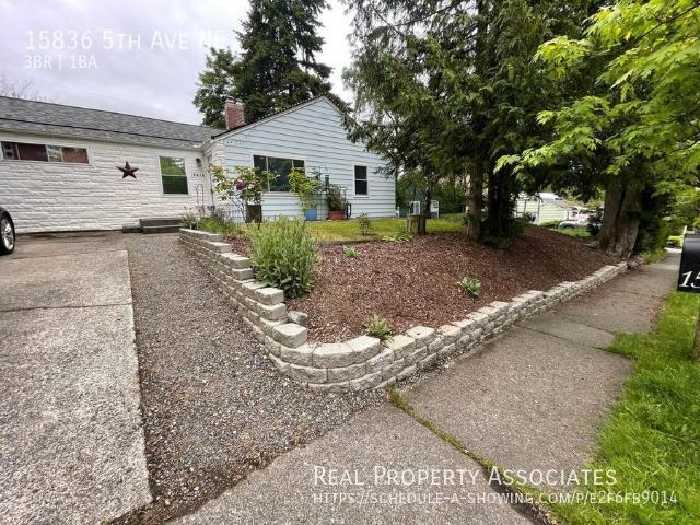 3 BR, 1 BA Apartment 15836 5th Ave NE, Shoreline, WA 98155