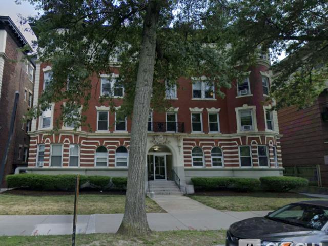 3 BR, 1 BA Apartment 1595 Beacon St, Unit 4, Brookline, MA 02446