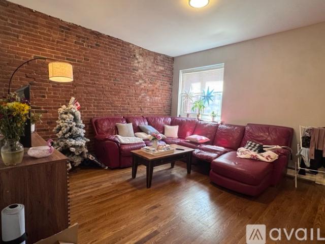 3 BR, 1 BA Apartment 15 Stearns Rd, Unit 2, Brookline, MA 02446