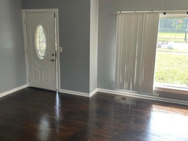 3 BR, 1 BA Apartment 1619 Oakton St, Evanston, IL 60202
