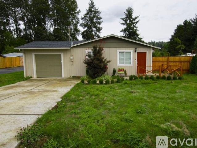 3 BR, 1 BA Apartment 1642 N 2nd Ave, Kelso, WA 98626