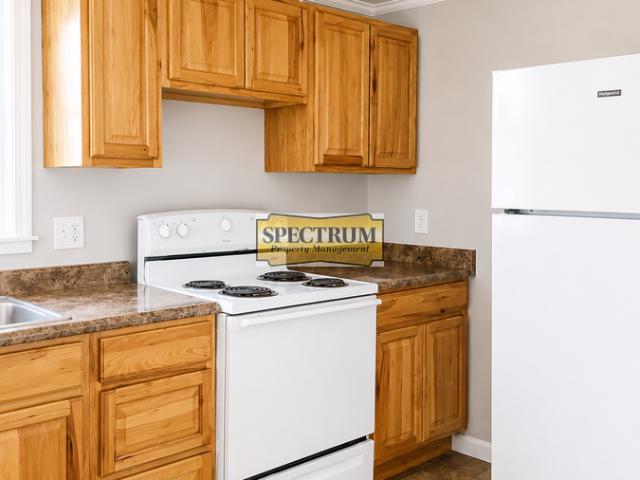 3 BR, 1 BA Apartment 16 Winter St, Waterville, ME 04901