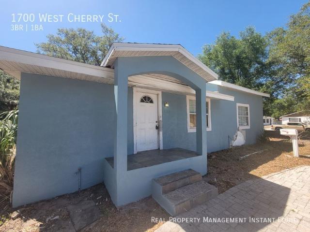 3 BR, 1 BA Apartment 1700 West Cherry St Tampa, FL 33607