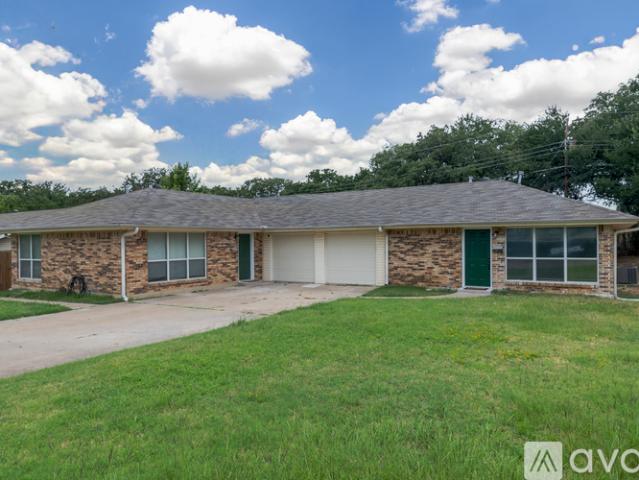 3 BR, 1 BA Apartment 1704 Kynette Dr, Euless, TX 76040