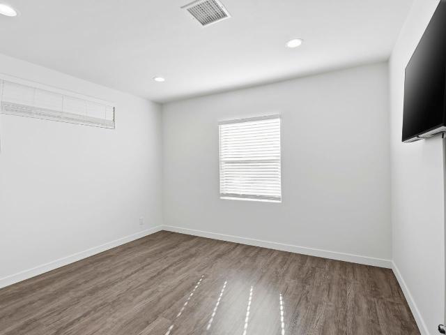 3 BR, 1 BA Apartment 17055 Gault Street, Van Nuys, CA 91406
