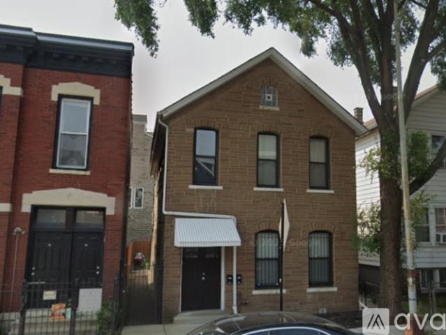 3 BR, 1 BA Apartment 1709 West Augusta Boulevard, Unit 1, Chicago, IL 60622