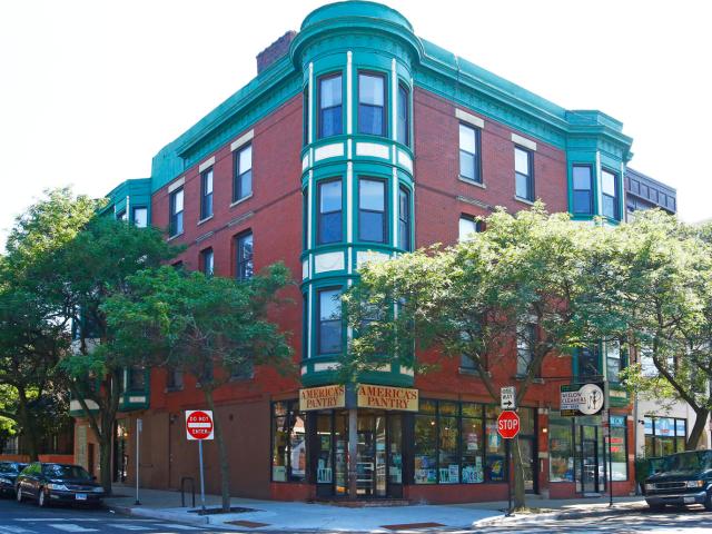 3 BR, 1 BA Apartment 1728 North Orchard St, Chicago, IL 60614