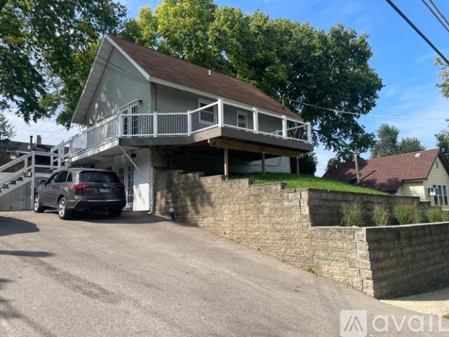 3 BR, 1 BA Apartment 172 Forest Ave, Unit A, Fox Lake, IL 60020
