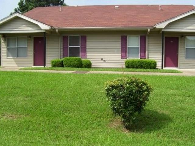 3 BR, 1 BA Apartment 1731 Indian Hills Rd Forrest City, AR 72335