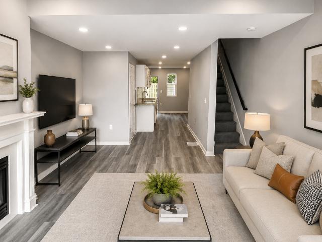 3 BR, 1 BA Apartment 1753 S Taylor St, Philadelphia, PA 19145