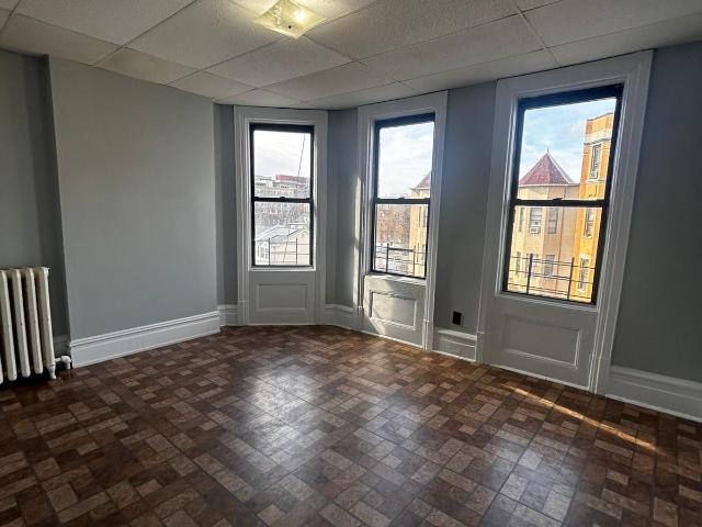 3 BR, 1 BA Apartment 176 Palisade Ave, Yonkers, NY 10701