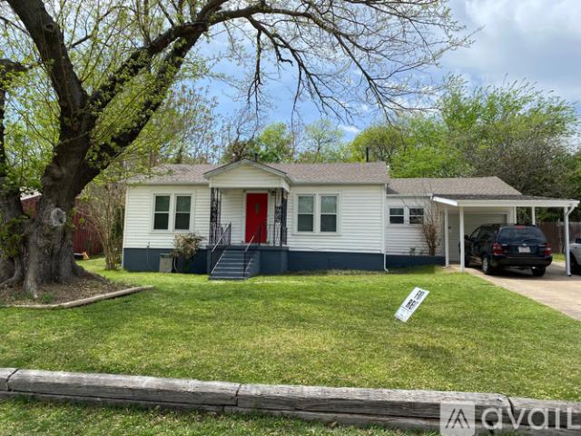 3 BR, 1 BA Apartment 1805 Brookhollow Drive, Fort Worth, TX 76114