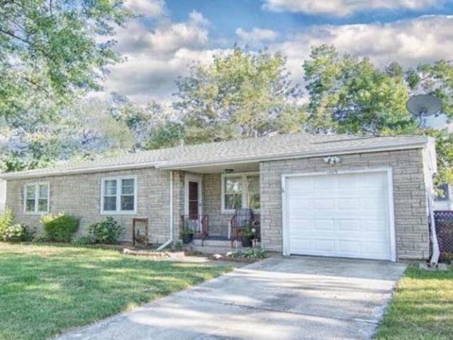 3 BR, 1 BA Apartment 1809 E Lincoln St, Bloomington, IL 61701