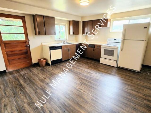 3 BR, 1 BA Apartment 1815 Leolyn Street, Pittsburgh, PA 15210
