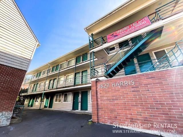 3 BR, 1 BA Apartment 1827 Harris Street, Eugene, OR 97403