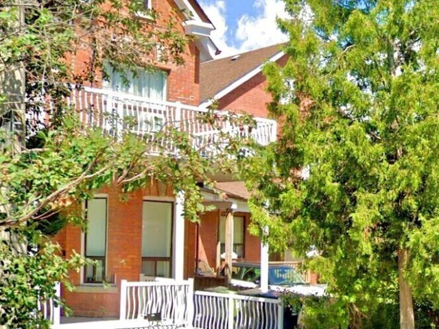 3 BR, 1 BA Apartment 182 Clinton, Toronto, ON M6G 2Y5