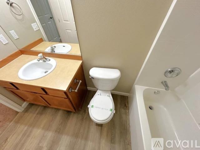 3 BR, 2 BA Apartment 4872 N Silverlace Dr, Castle Rock, CO 80109