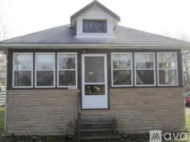 3 BR, 1 BA Apartment 1831 Short Street, Westland, MI 48186