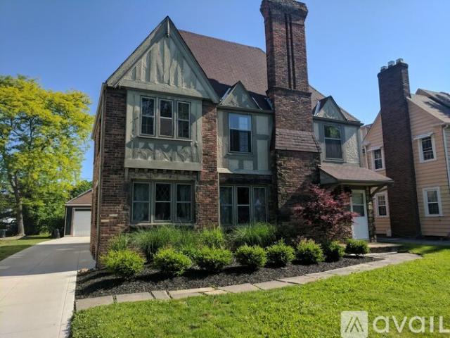3 BR, 1 BA Apartment 18707 Winslow Road, Unit Upper, Shaker Heights, OH 44122