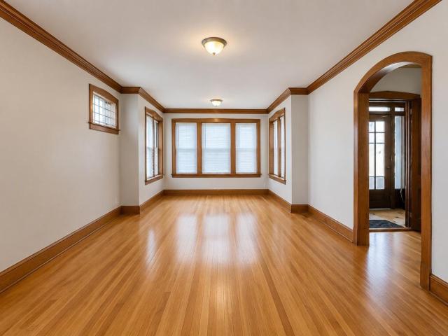 3 BR, 1 BA Apartment 1900 S Highland Ave Apt, Berwyn, IL 60402