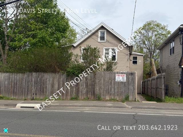 3 BR, 1 BA Apartment 191 Davis Street Main Level, Watertown, CT 06779