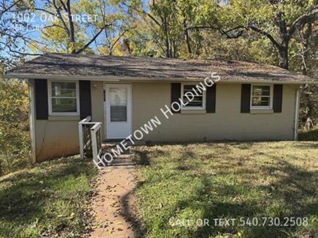 3 BR, 1 BA Apartment 1002 Oak Street, Martinsville, VA 24112