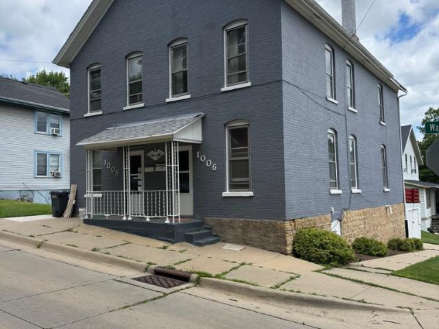 3 BR, 1 BA Apartment 1006 Walnut St, Dubuque, IA 52001