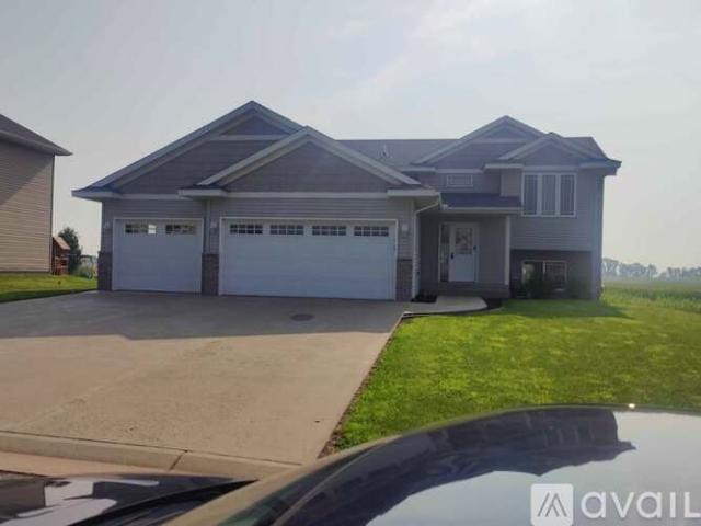 3 BR, 1 BA Apartment 1009 4th Avenue Southeast, Freeport, MN 56331