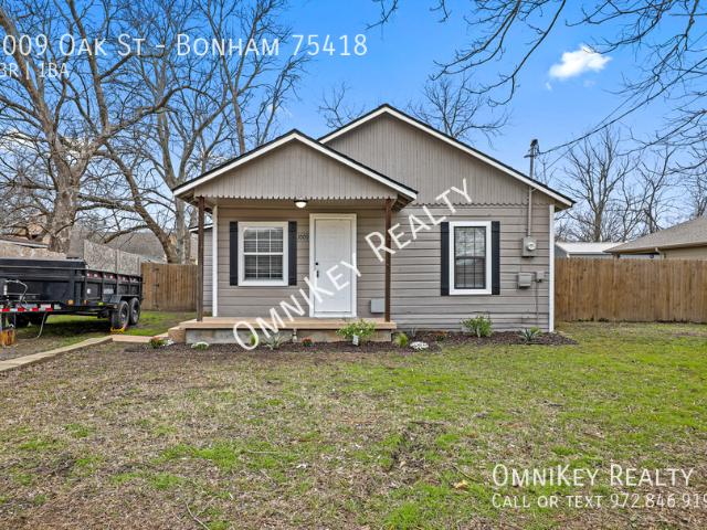 3 BR, 1 BA Apartment 1009 Oak St, Bonham, TX 75418