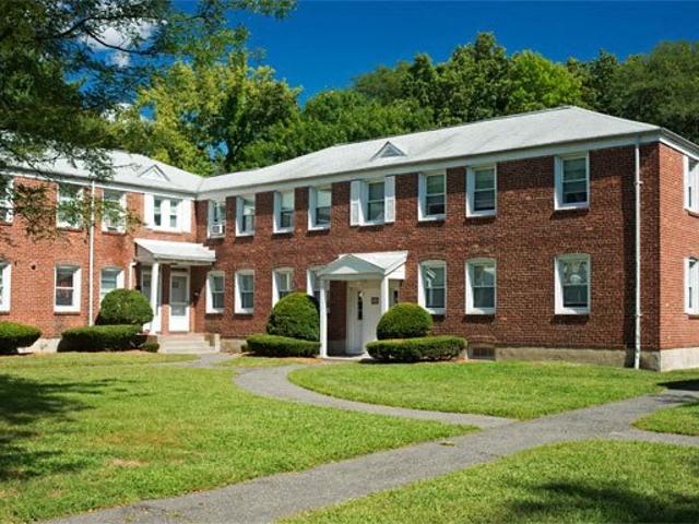 3 BR, 1 BA Apartment 100 Baymeadow Road, Springfield, MA 01109