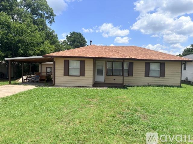 3 BR, 1 BA Apartment 1011 North Pesotum Avenue, Shawnee, OK 74801