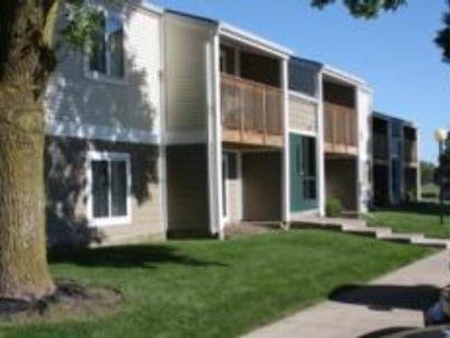 3 BR, 1 BA Apartment 1015 Carrie Ave Rochelle, IL 61068