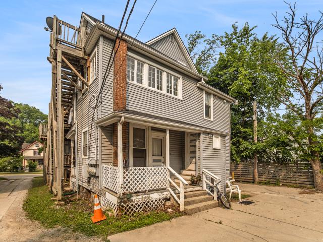 3 BR, 1 BA Apartment 1015 Packard, Ann Arbor, MI 48104